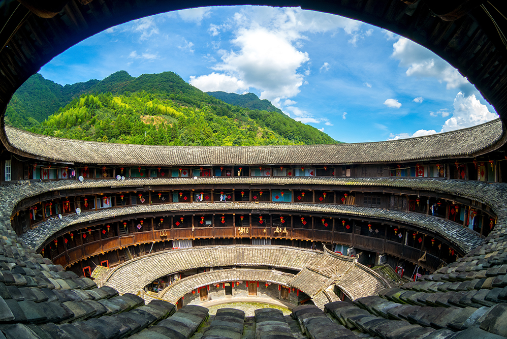 Interactive VR Lesson: Houses of the Hakka Tribe - EON Reality