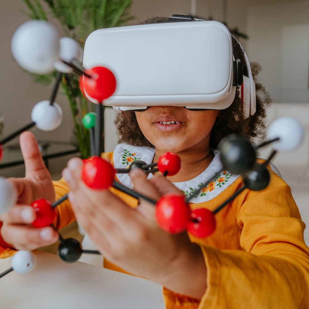 A Virtual Lab for Chemistry Students - EON Reality
